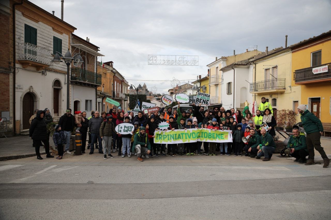 Il Pino Irpino accolto con entusiasmo nelle piazze irpine – Corriere ...