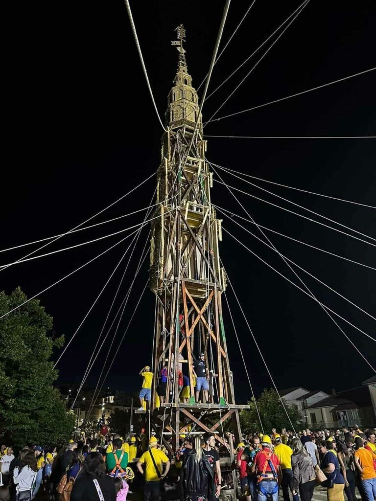 L’alzata del giglio a Flumeri, un rito capace di unire le generazioni ...