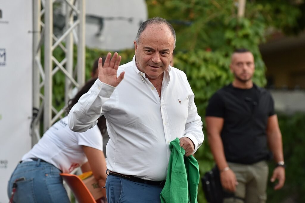 Salerno, Premio Fabula: a Bellizzi standing ovation per il procuratore Gratteri – Corriere dell ...