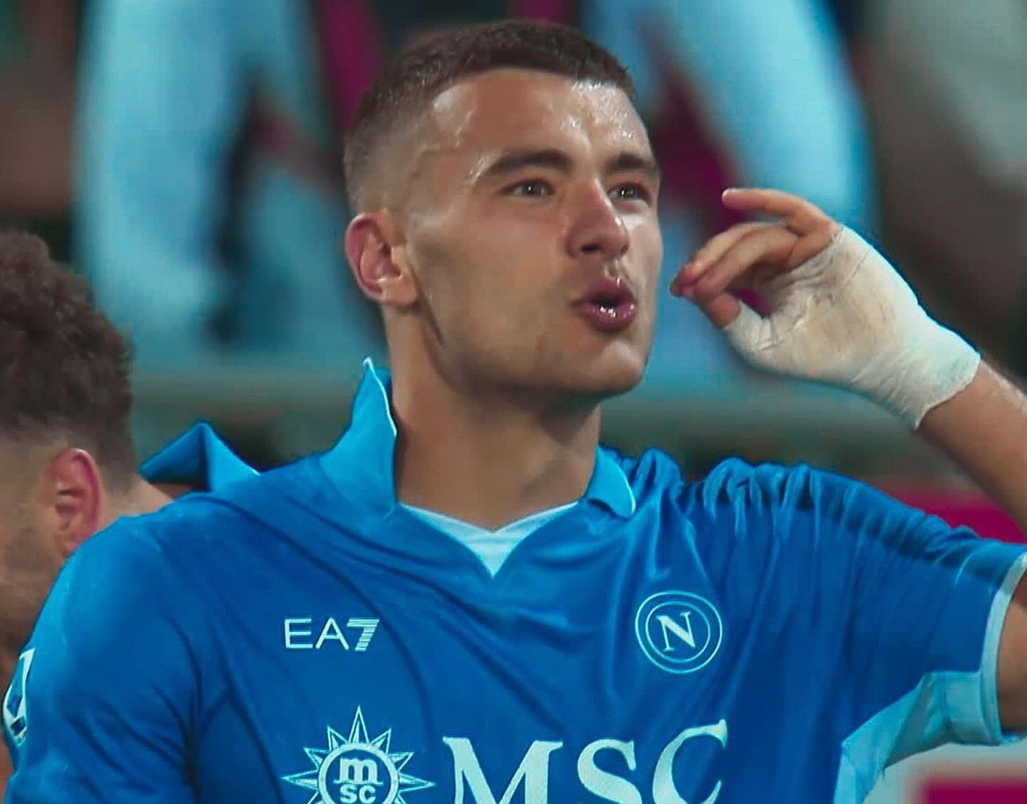 Alessandro Buongiorno, il calciatore del Napoli ha origini irpine ...
